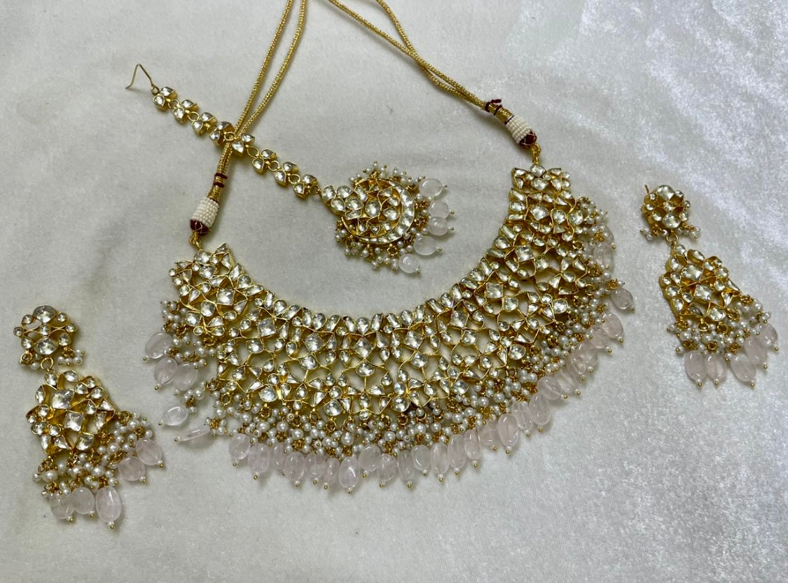 White kundan jewellery store